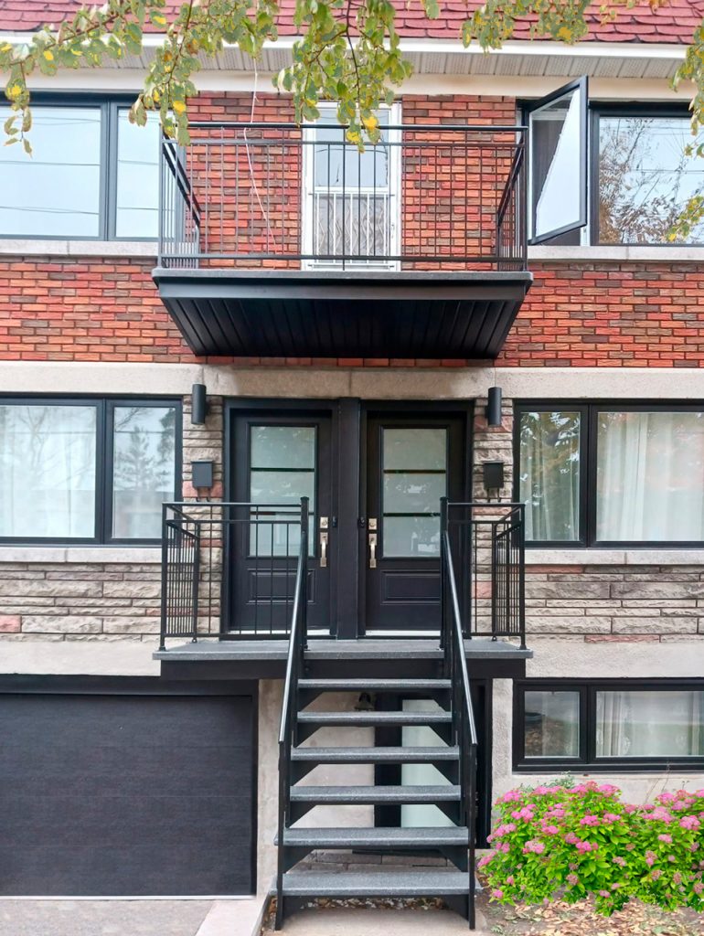 Balcons sur mesure à Montréal - Escalier Mtl
