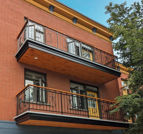Balcons sur mesure à Montréal - Escalier Mtl